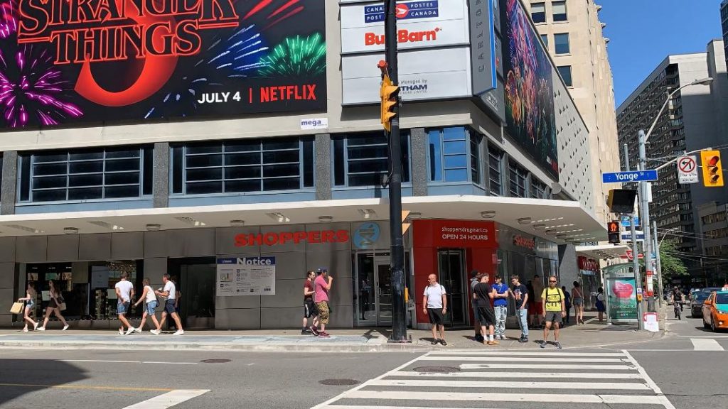 Yonge and Dundas: A Profile of Toronto Neighbourhoods - Wins Lai